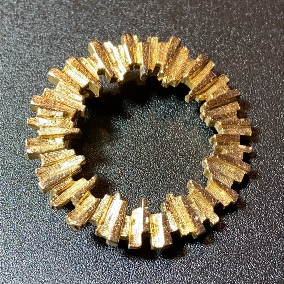 Vintage | Jewelry | Vintage Gold Wreath Brooch Pin | Poshmark